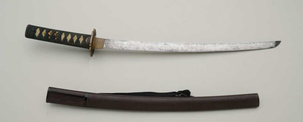 Koto era wakasashi or medium-size Japanese handmade samurai sword in ...