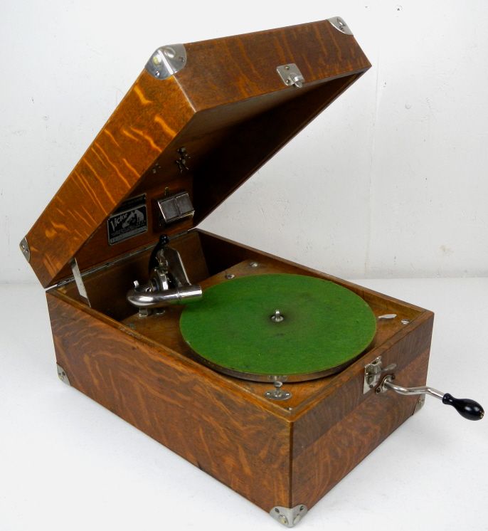 Victor VV-50 Portable Phonograph with Oak Case