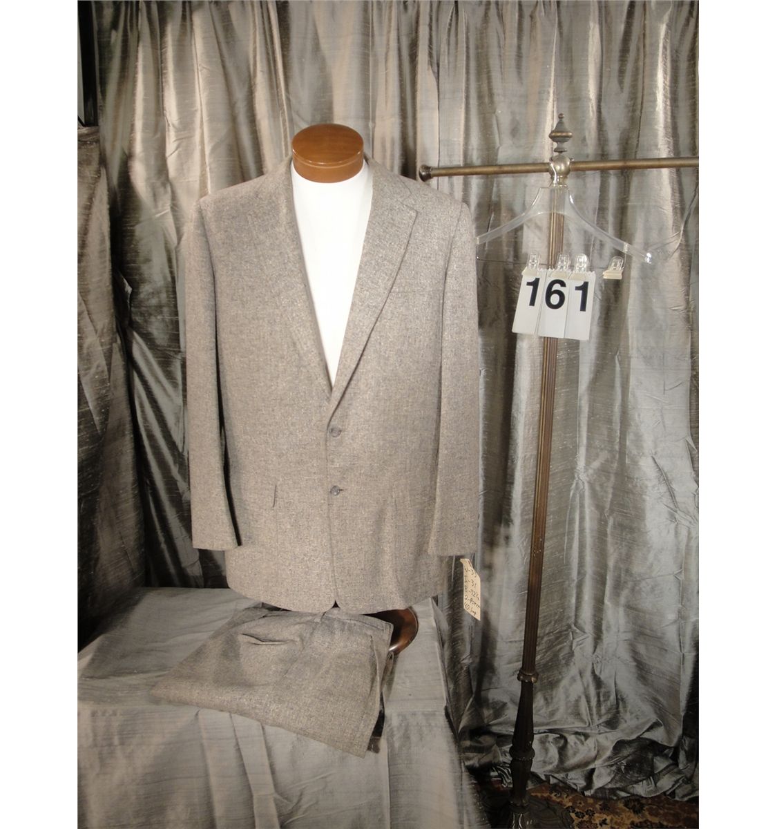 CLOTHCRAFT TAILORED BY JOSEPH FEISS FOR ARMSTRONG CLO. STORE UPPER ...