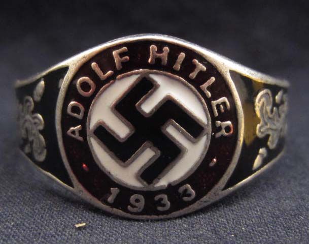 GERMAN NAZI ENAMELED ADOLF HITLER RING - SZ. 13