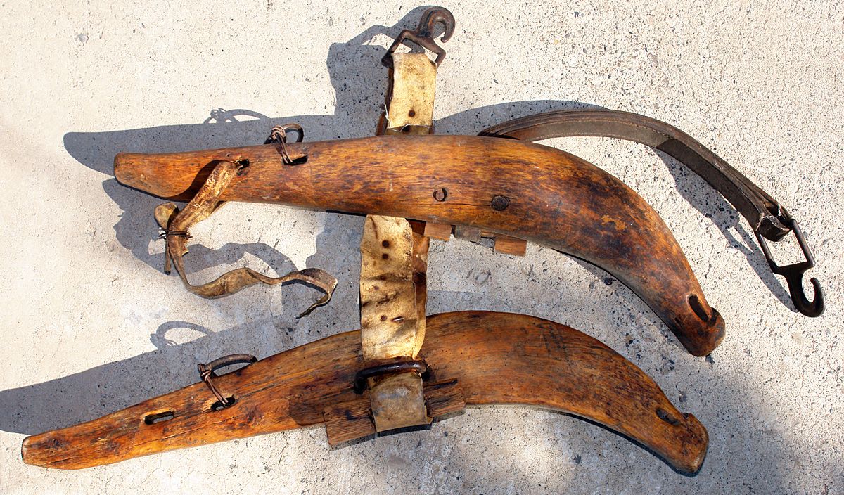 Primitive handmade single oxen yoke