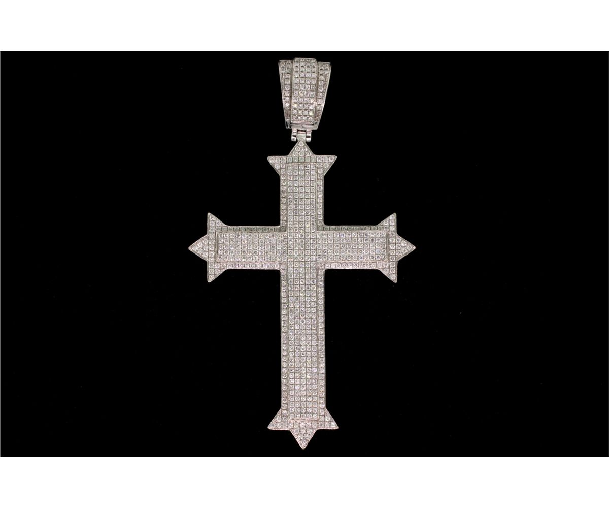 PENDANT: Men's 10kw pave diamond cross pendant; 612 rb dias, avg 1.3mm ...