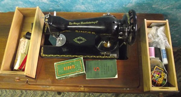 1930 Singer Treadle Sewing Machine and Cabinet