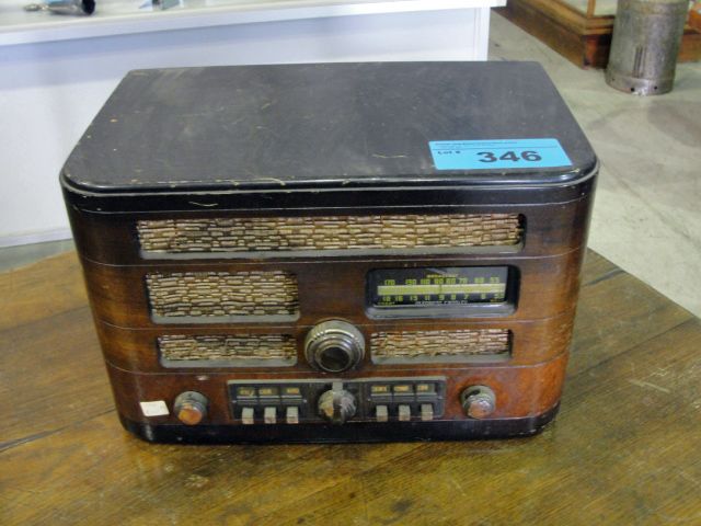 Early 1900s table top tube radio