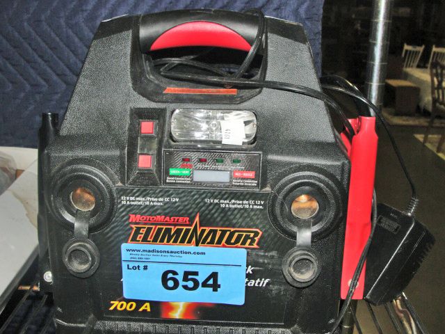 Motomaster eliminator mobile booster pack