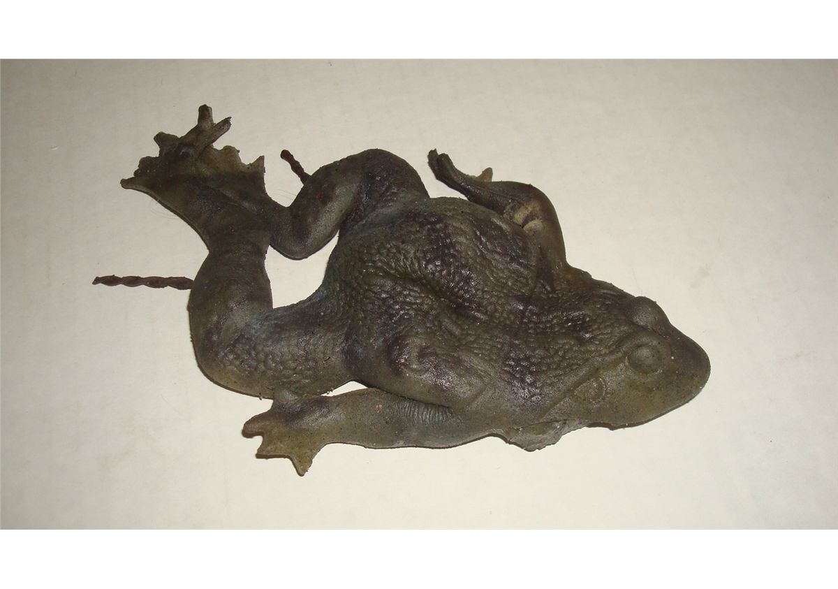 1999 MAGNOLIA Original Screen used Prop HERO PAINTED ARMATURED FROG