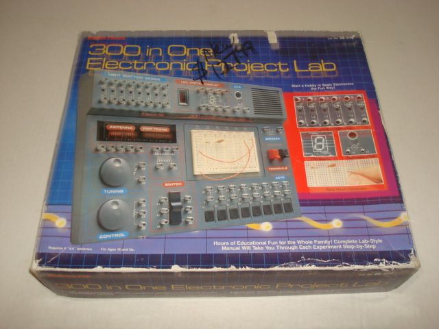300 in One Electronic Science Fair project Lab, & Manual Radio Shack