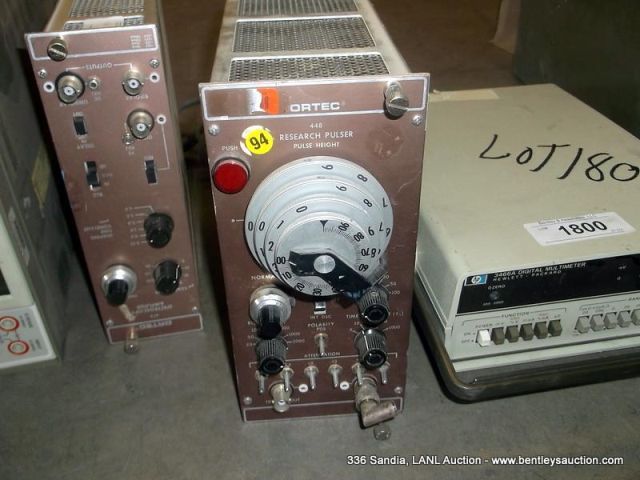 ORTEC 448 RESEARCH PULSER