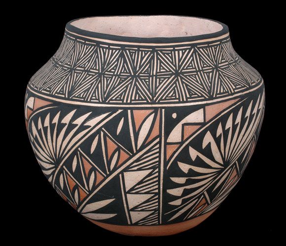 Acoma Pottery Olla by Ophelia Leon 9" D. 8 1/4" H. Fine Condition