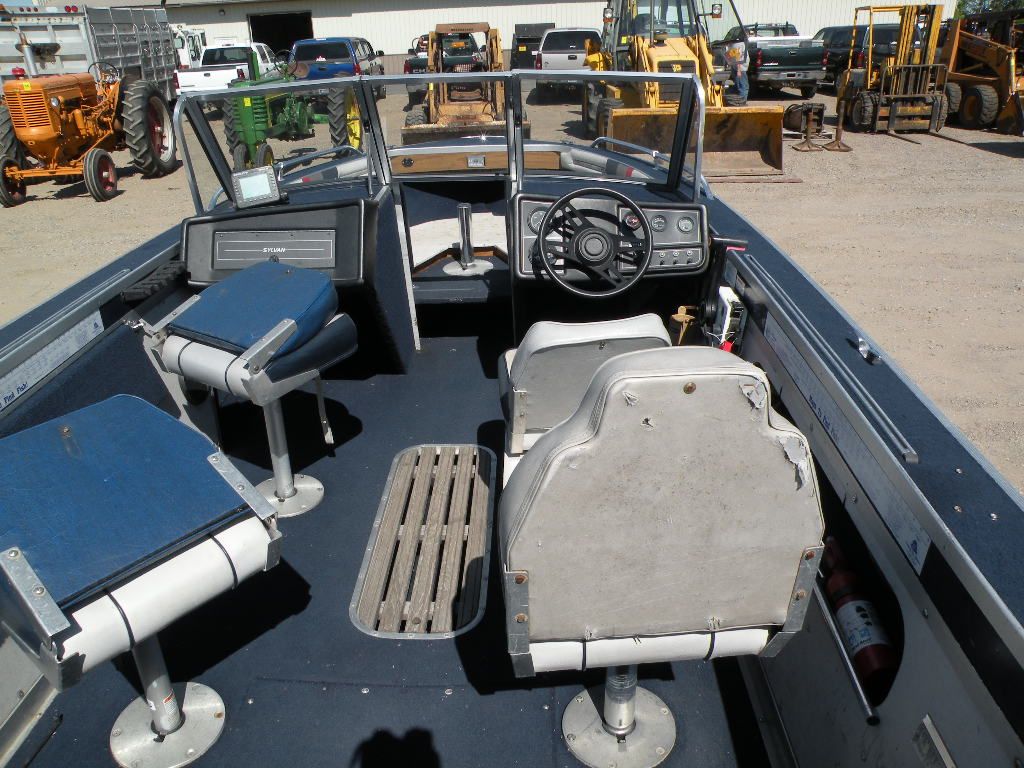 1990 Sylvan Super Sportster 17' boat w/trailer SYL64806A090