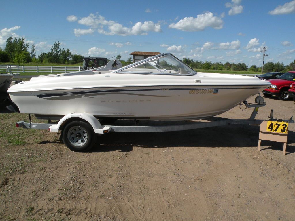 2002 Bayliner Capri Sport w/trailer BIYF73CBF202
