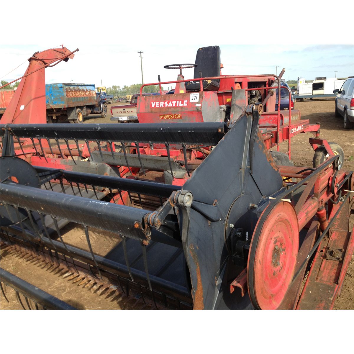 VERSATILE 400 SWATHER,C/W 18' CRIMPER,HYDRO