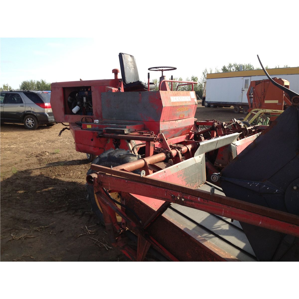 VERSATILE 400 SWATHER,C/W 18' CRIMPER,HYDRO