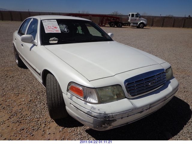 2004 - FORD CROWN VICTORIA