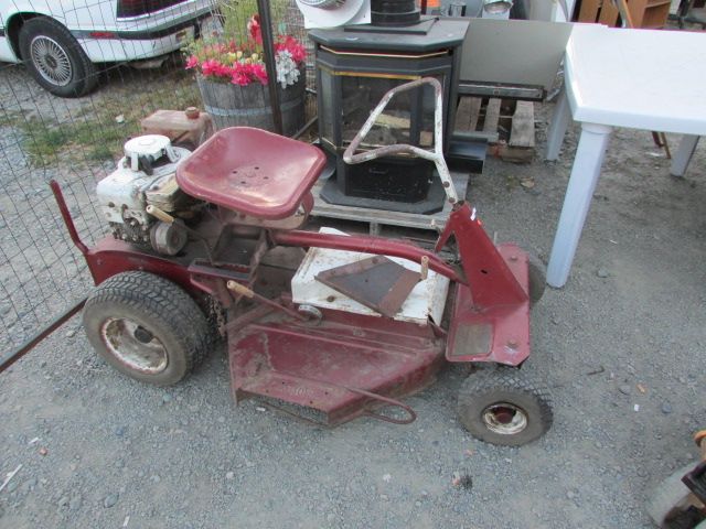 VINTAGE "FOREST GUMP" RIDING MOWER - WORKING WHEN PARKED 15 YEARS AGO ...