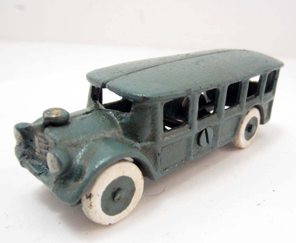 CAST IRON SCHOOL BUS TOY