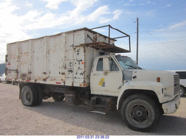 1987 - FORD F700//DIESEL