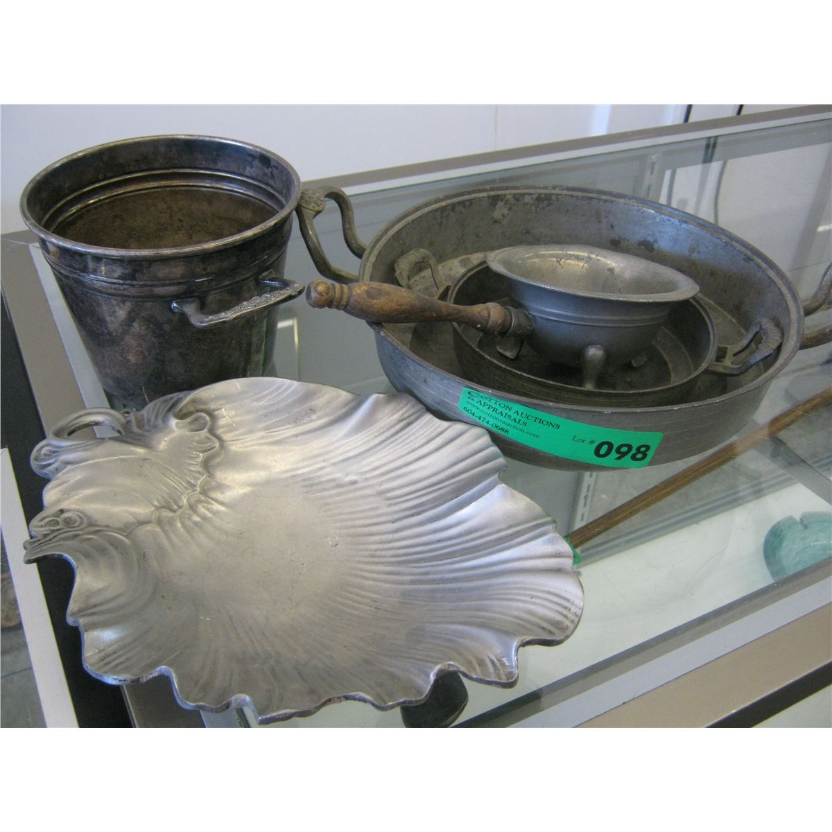 Assorted metal dishware