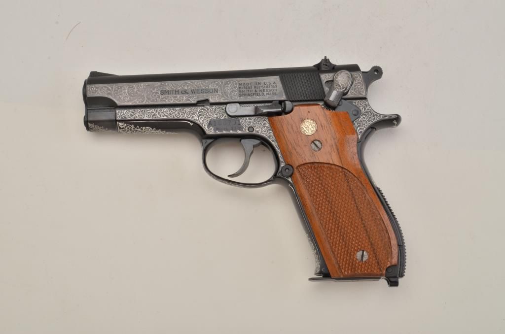 Smith & Wesson Model 39-2 DA semi-auto pistol, non-factory engraved ...