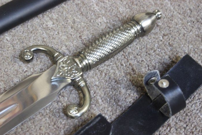 Swept-Hilt Rapier & Quillion Dagger