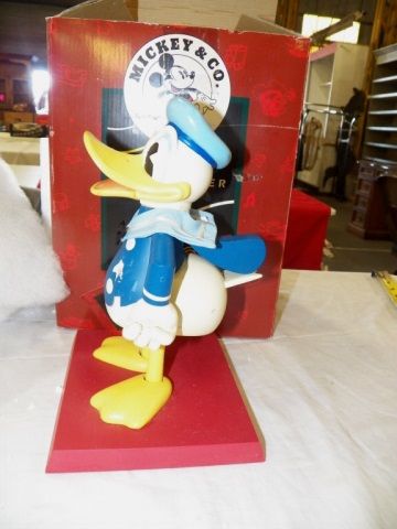 Donald Duck Nut Cracker