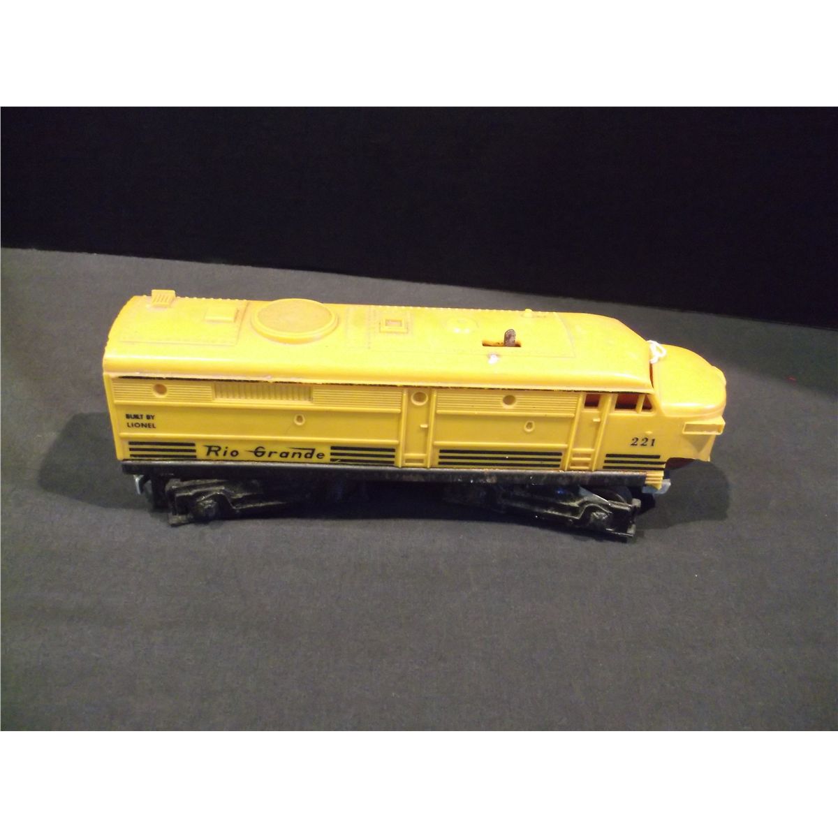 Vintage Lionel 221 Locomotive Railroad Engine "Rio Grande"