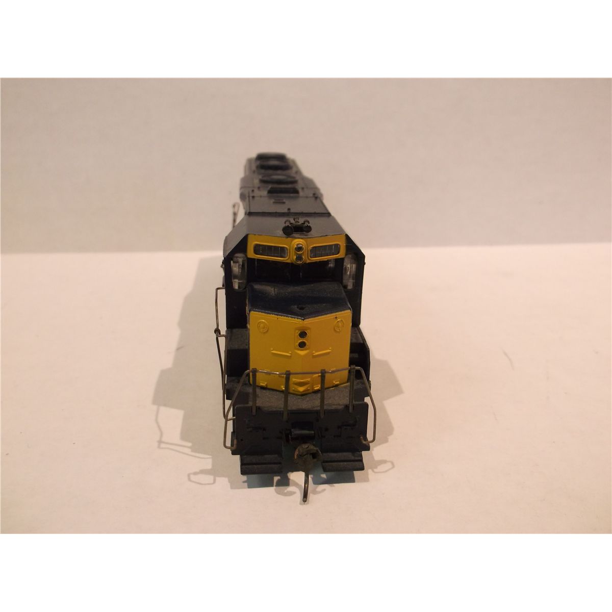 Athearn 4225 HO GP35 Diesel Locomotive Kit Santa Fe ATSF #1347