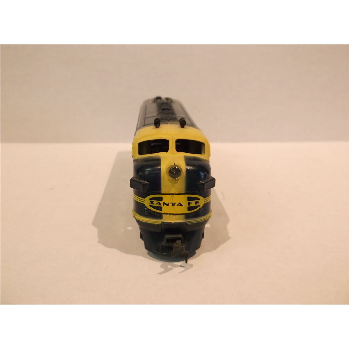 TYCO HO TRAIN ENGINE SANTA FE #4015