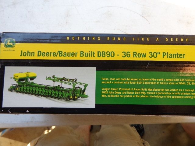 SpecCast John Deere/Bauer Built DB90 Planter 1/64