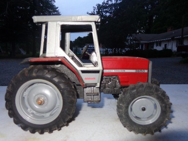 Massey Ferguson 3650 1/16 datatronic ERTL