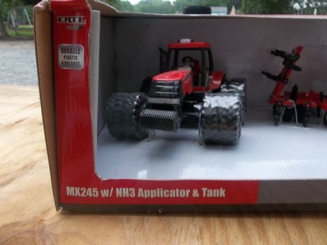 Case IH MX245 w/ NH3 Applicator & Tank 1/64