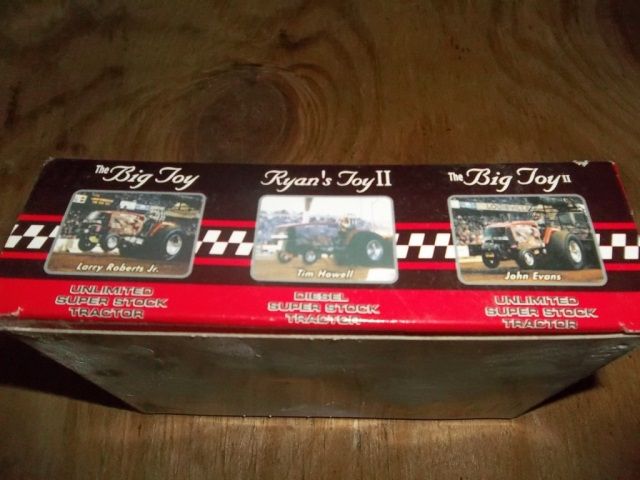 Roberts Pulling Team Tractors