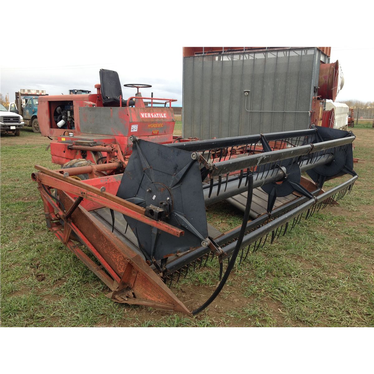 VERSATILE 400 SWATHER WITH HAY CRIMPER