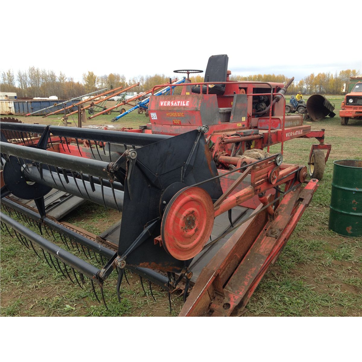 VERSATILE 400 SWATHER WITH HAY CRIMPER