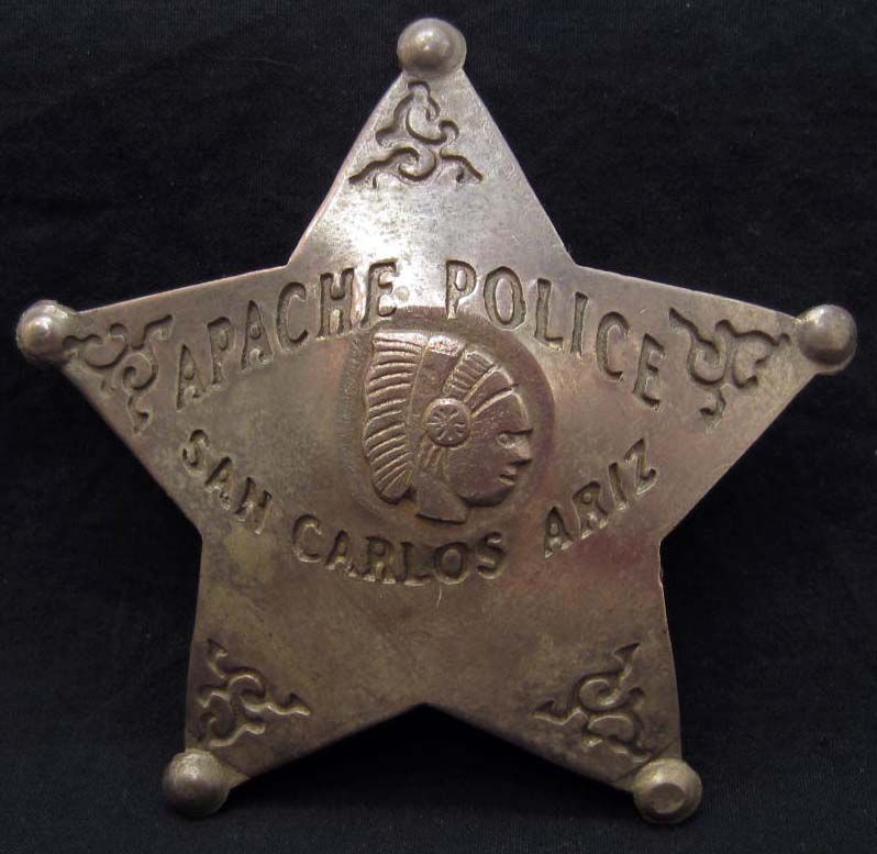 6780 - SAN CARLOS ARIZ APACHE POLICE METAL COLLECTABLE BADGE