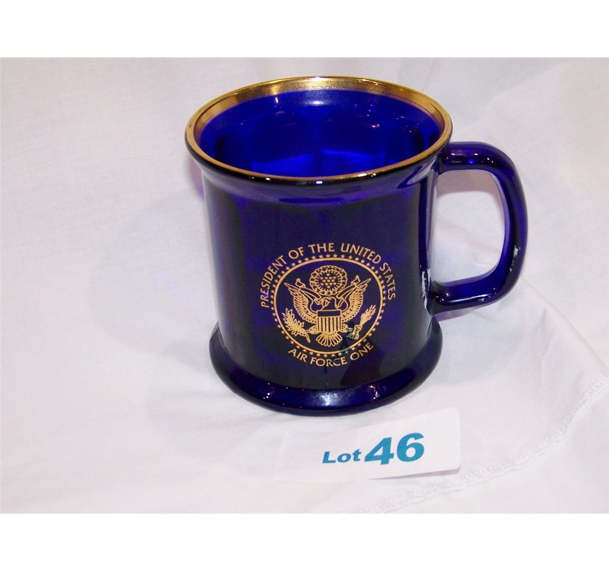 AUTHENTIC "PRESIDENT OF THE UNITED STATES AIR FORCE ONE COFFEE MUG"