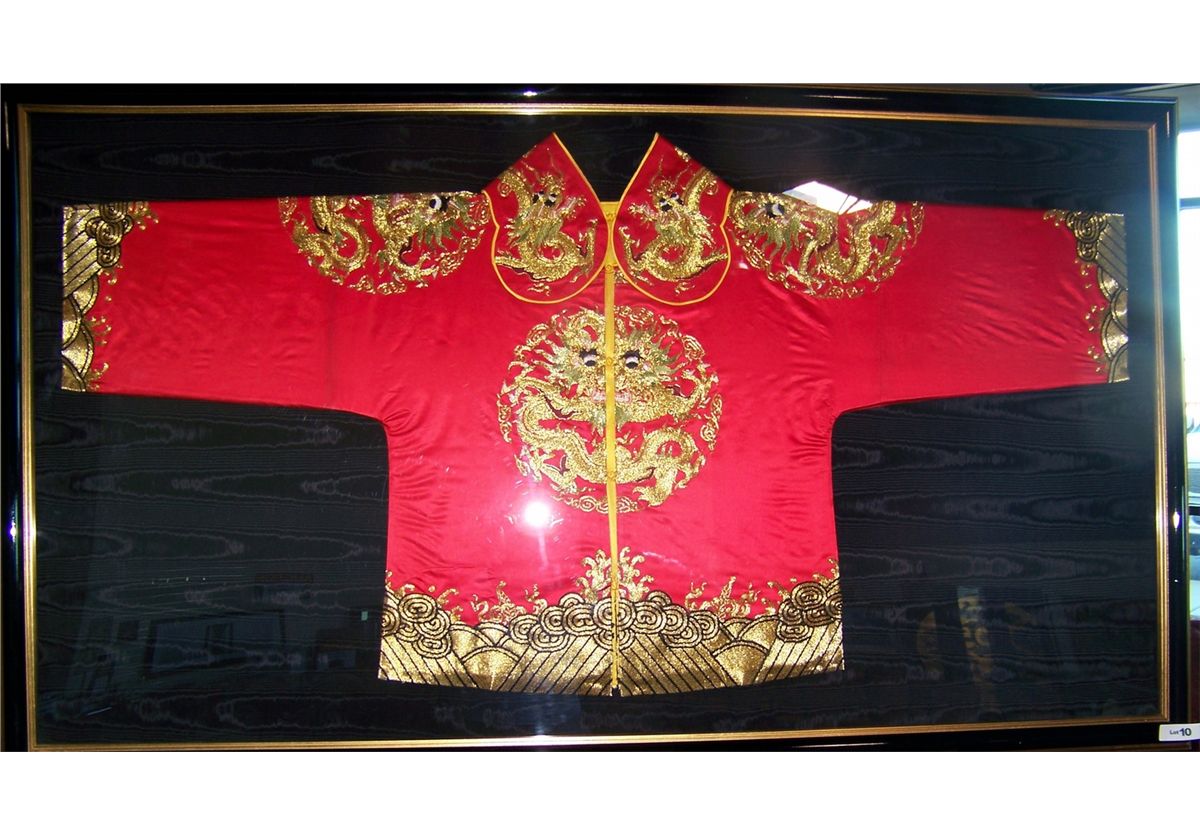 MAGNIFICENT FRAMED CHINESE EMPERORS JACKET, CUSTOM FRAMED 42TX 71W