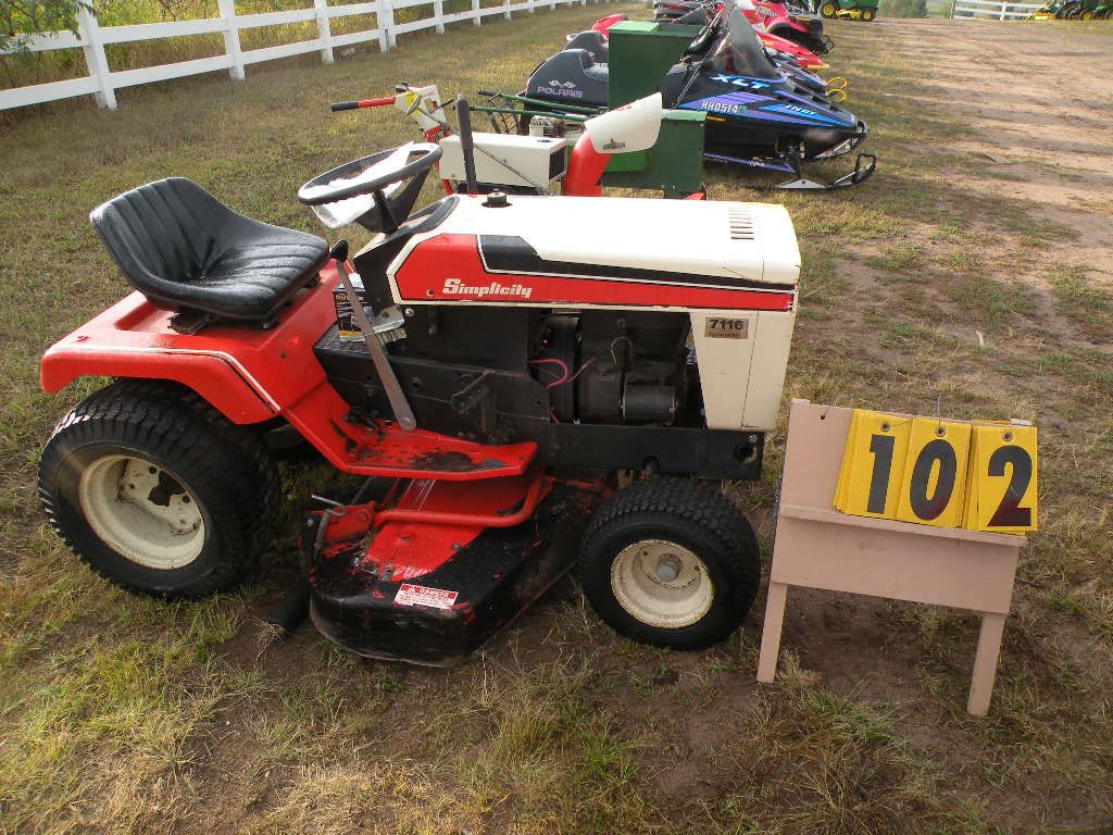 Simplicity 7116 hydro riding mower 001134