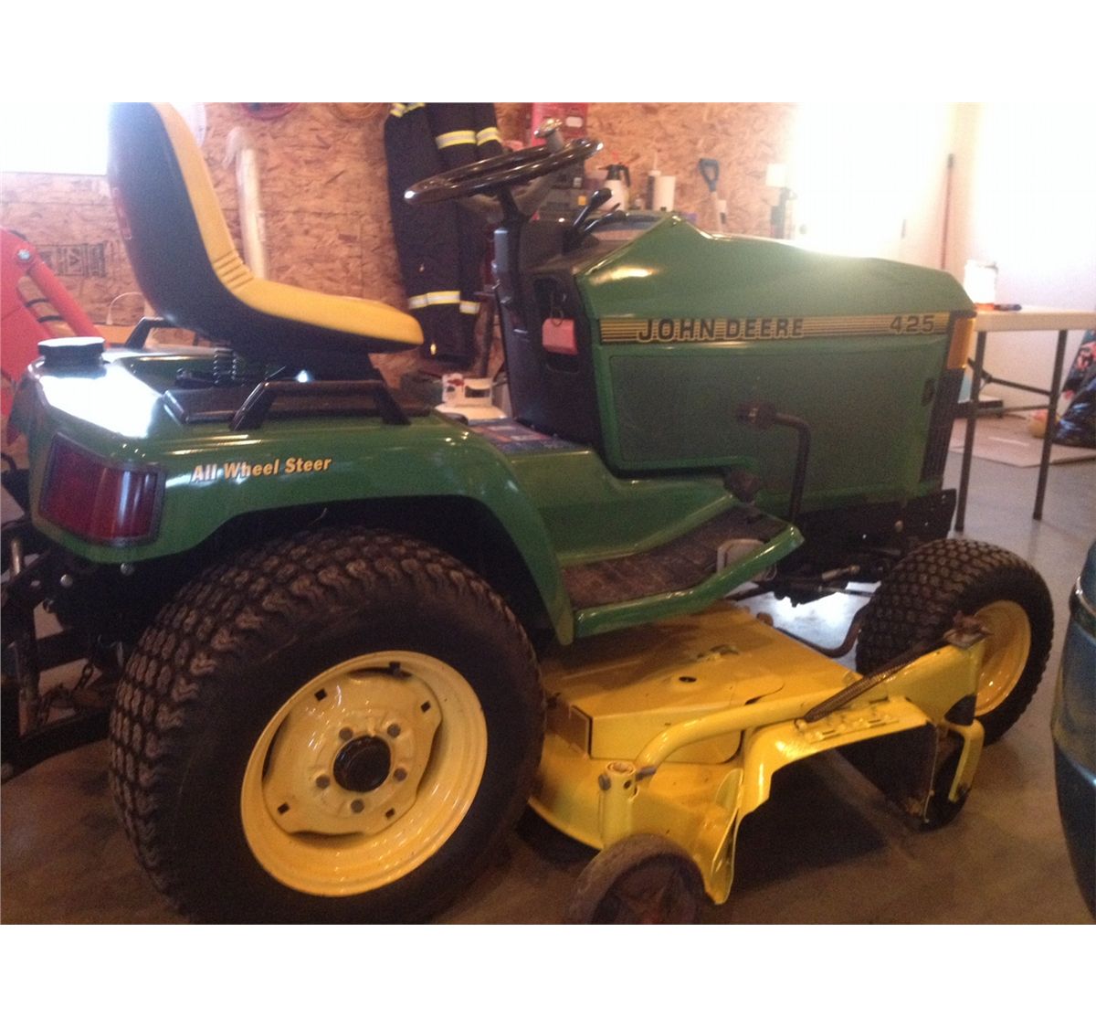 JOHN DEERE 425 GARDEN TRACTOR,C/W ALL WHEEL STEER,3PH,20HP GAS,LIQUID ...