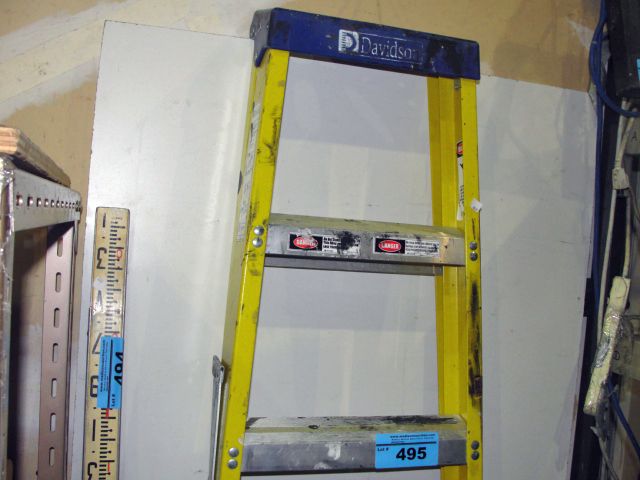 Fiberglass and aluminum davidson step ladder