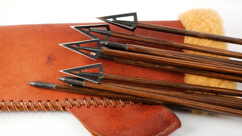 JOHN SCHULZ TROPHY HUNTER AMERICAN LONGBOW