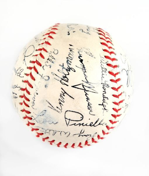 1976 NEW YORK YANKEES TEAM SIGNED BASEBALL