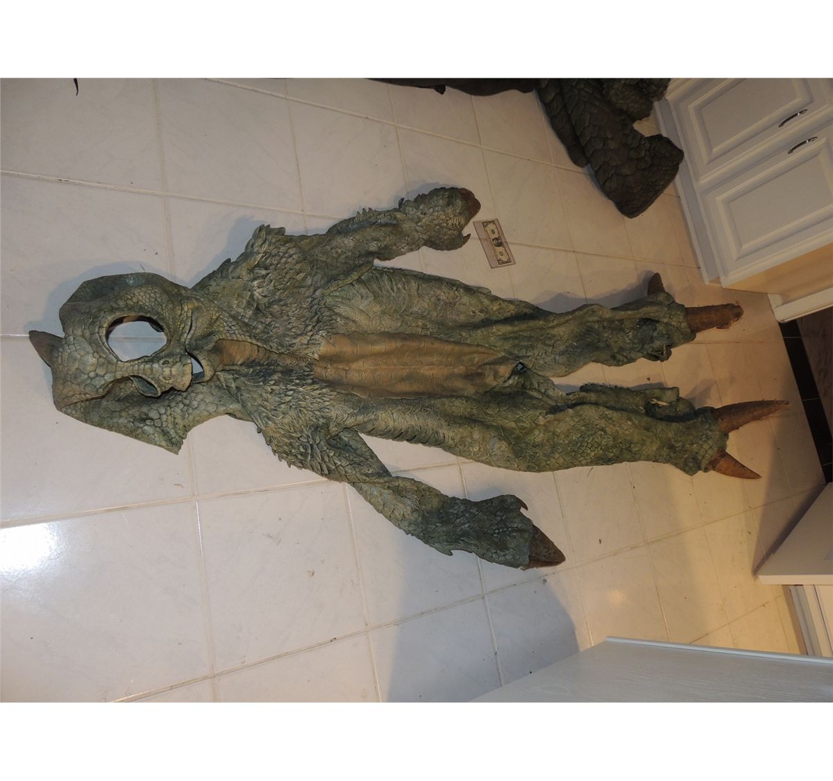 LAND OF THE LOST SCREEN USED & MATCHED HERO DEAD SLEESTAK SKIN SUIT ...