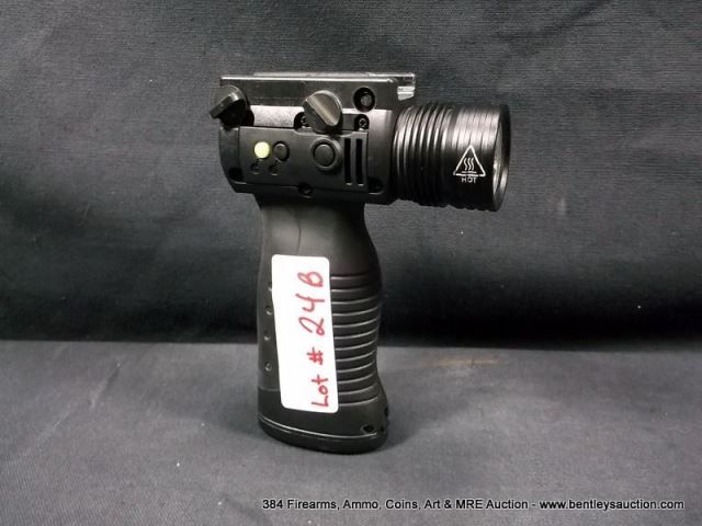 24B - ITAC DEFENSE TACTICAL LIGHT & LASER FOREGRIP TDL-1, FOR SIG SAUER ...