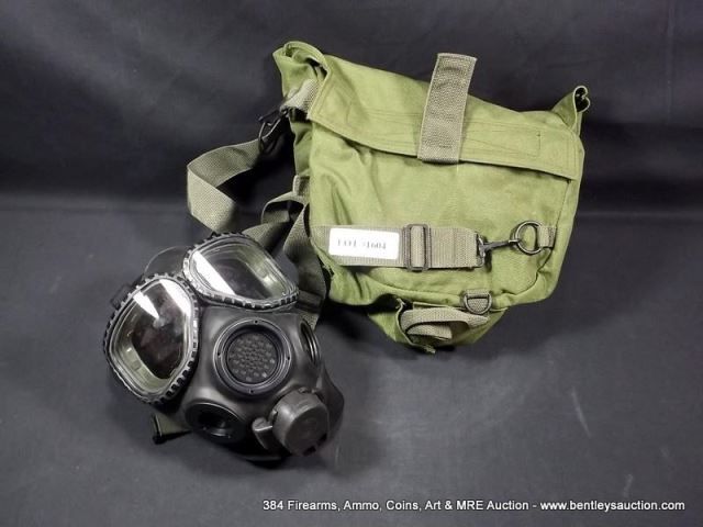 1604 - U.S. ISSUE MILITARY GAS MASK M40