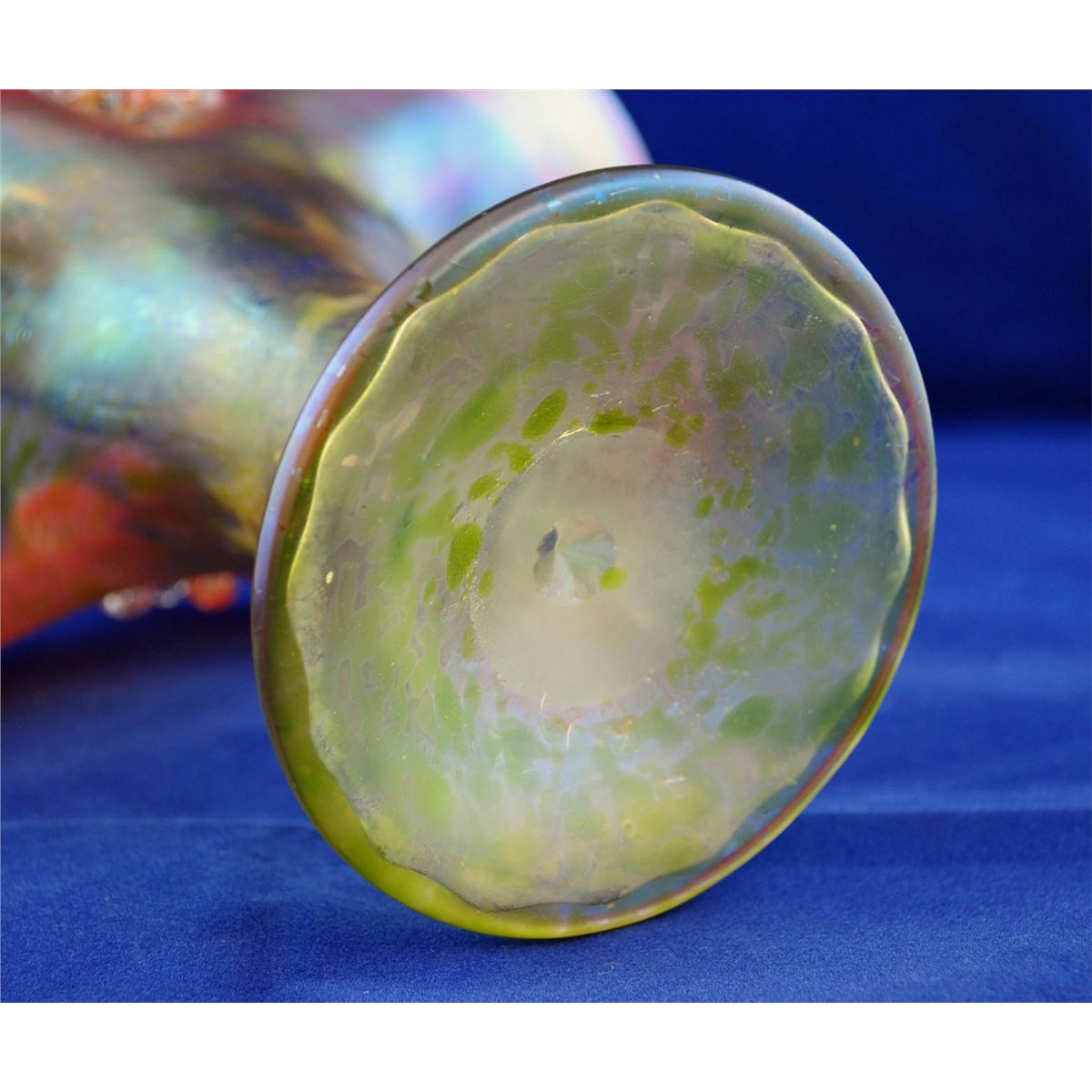 Unsigned Loetz Rindskopf Grenada Art Glass Basket