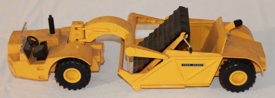 John Deere Earth Mover Toy