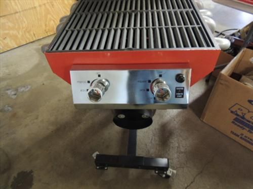 FAB GRILLS - CAR ENGINE GAS GRILL - NEVER USED VER
