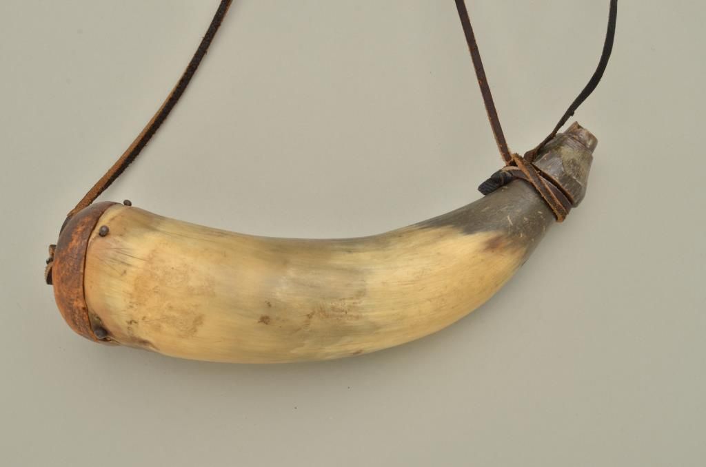 Small antique powder horn with wood plug and leather thong, approx. 7 ...