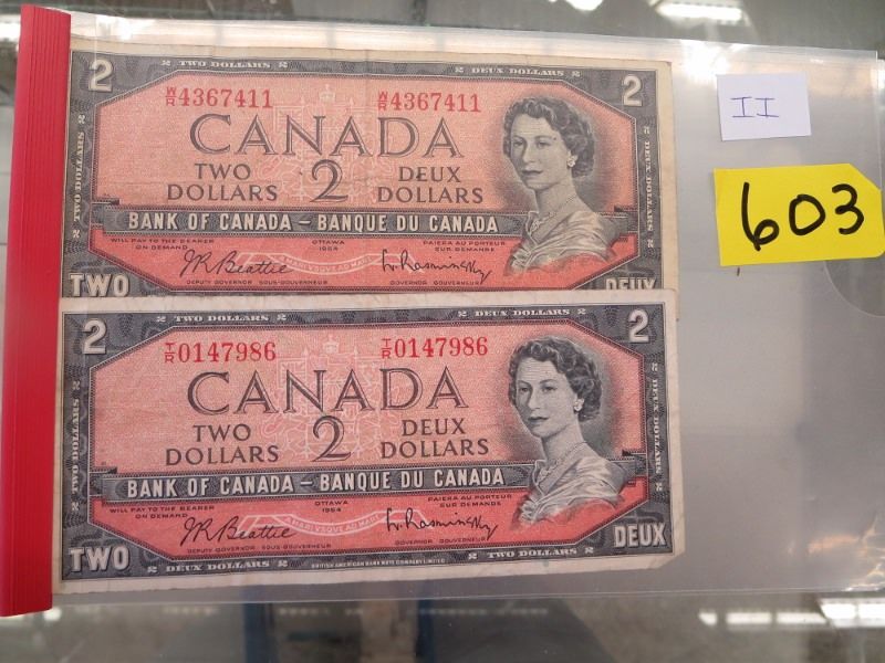 2x old two dollar Canadian Queen Elizabeth bills